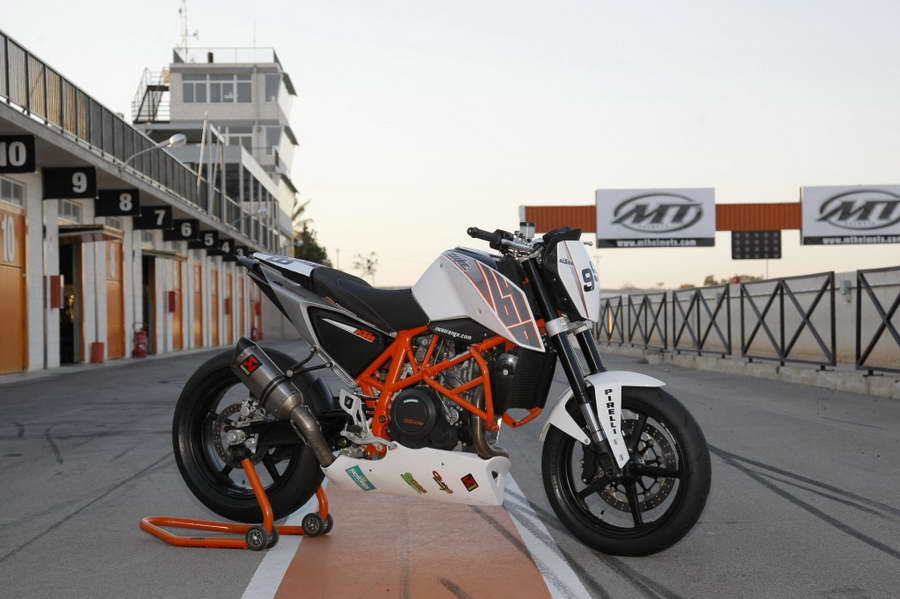 KTM 690 Duke 'Track', streetfighter radical exclusiva para circuito